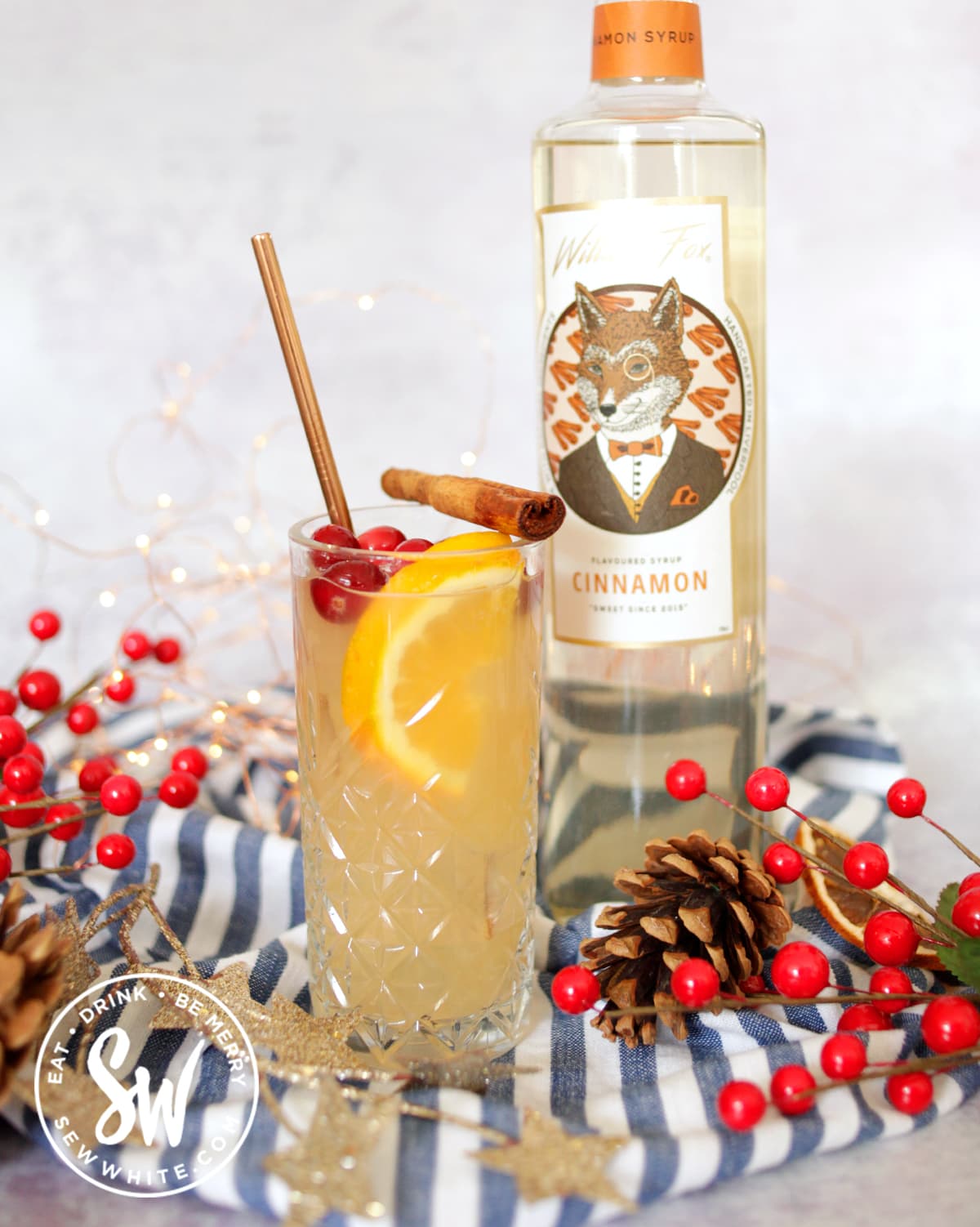 Easy Apple Cinnamon Cocktail - Sew White