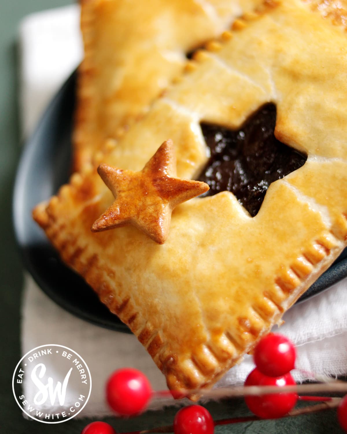 Easy Mince Pie Parcels Recipe - Sew White